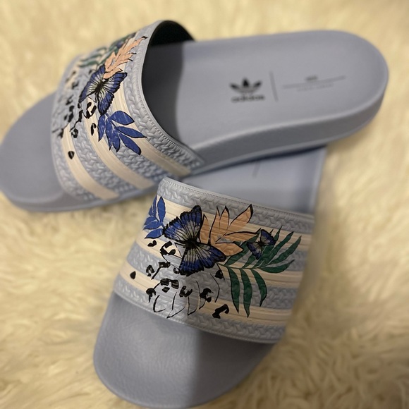 adidas | Shoes | Adilette Adidas Slide Kids Size 7y 5y And 4y | Poshmark